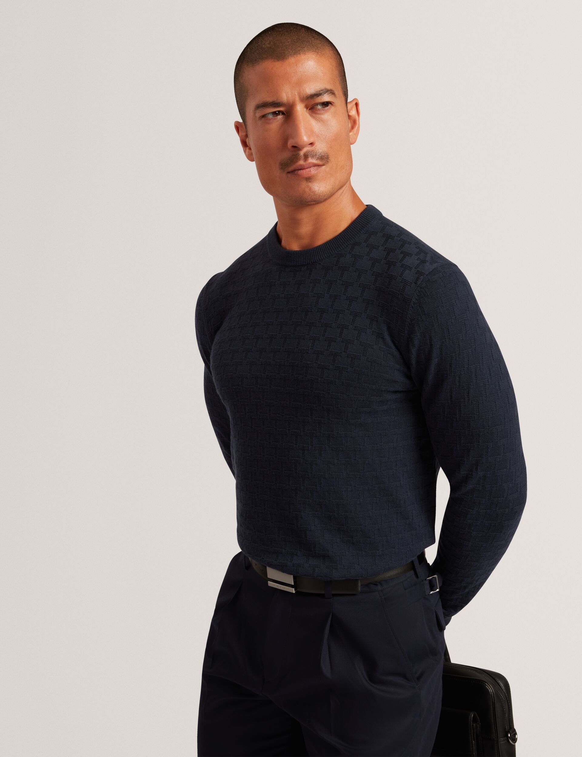 SAINSY Branded Texture Crew Neck Jumper